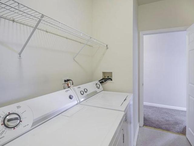 2 Br, 1 bath, Apartment 525 Fair Meadows Dr