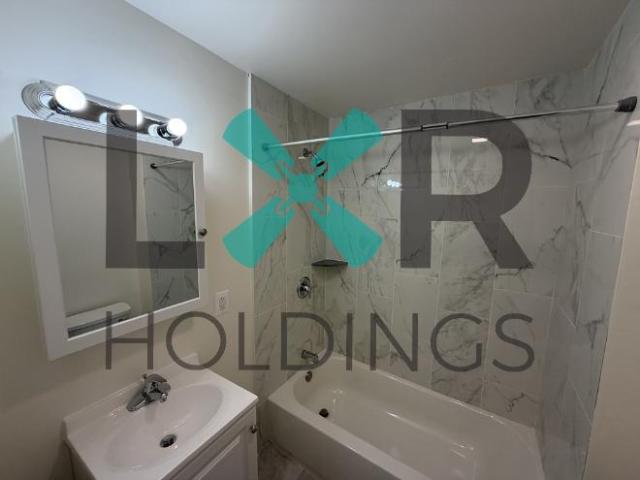 2 Br, 1 bath, Apartment 528 Macdade Boulevard