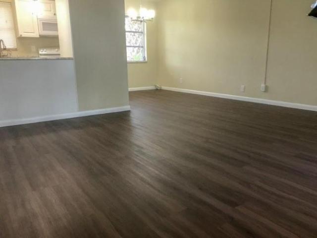 2 Br, 1 bath, Apartment 5205 Eadie Place