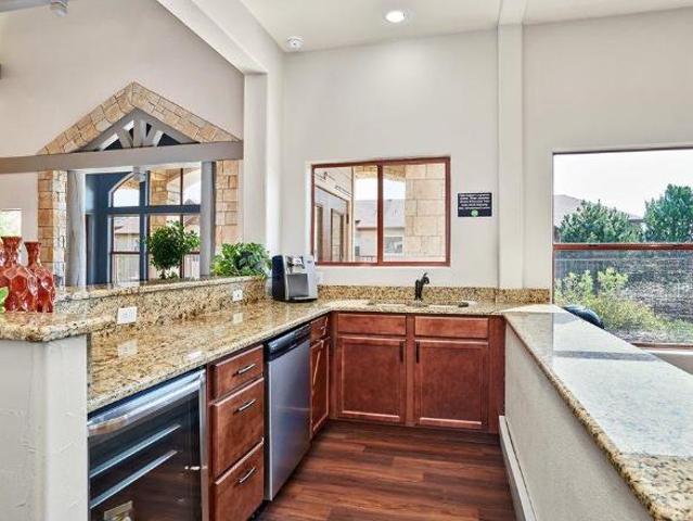 2 Br, 1 bath, Apartment 5225 Zachary Grove