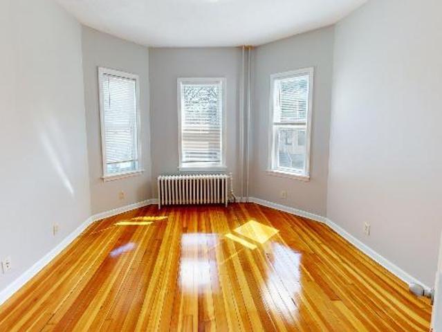 2 Br, 1 bath, Apartment 52 Sumner St