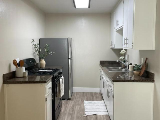2 Br, 1 bath, Apartment 5340 Brace Rd