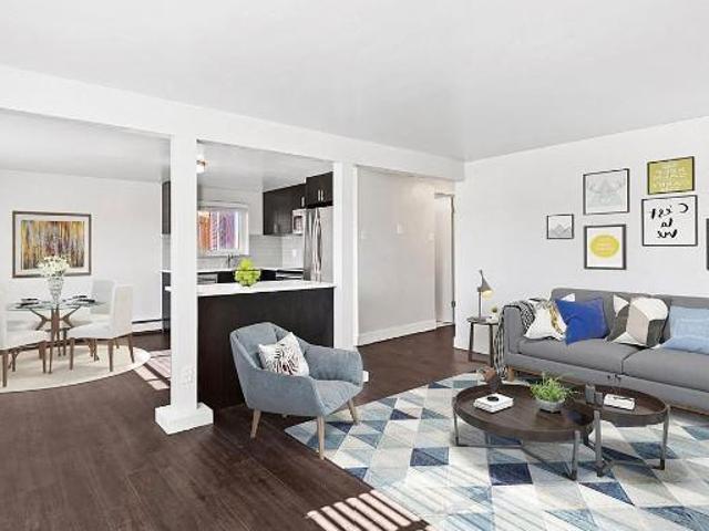 2 Br, 1 bath, Apartment 5300 E Asbury Avenue