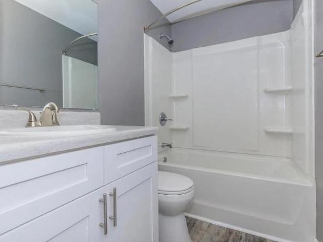 2 Br, 1 bath, Apartment 53 Newnan Estates Dr