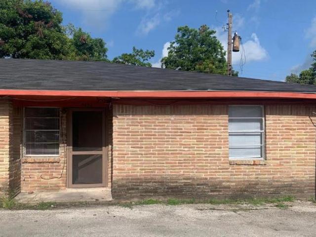 2 Br, 1 bath, Apartment 5440 Makeig St