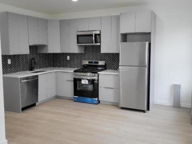 2 Br, 1 bath, Apartment 544 Market St