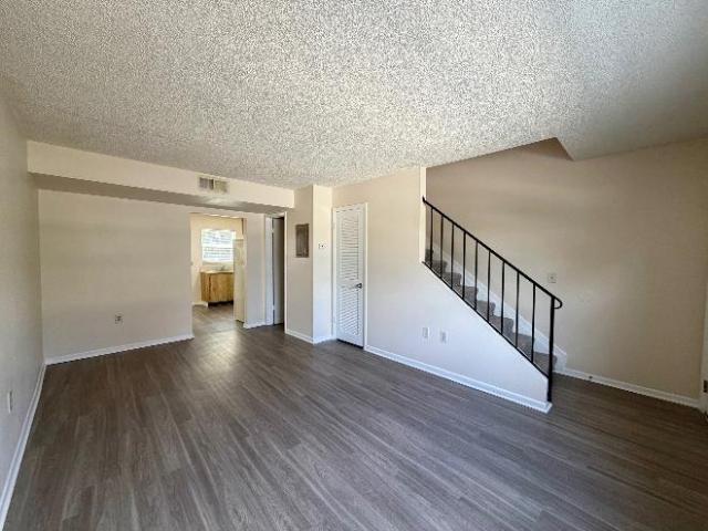 2 Br, 1 bath, Apartment 544 SW 35th Street
