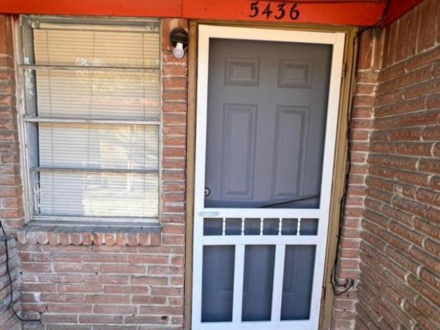 2 Br, 1 bath, Apartment 5436 Makeig St