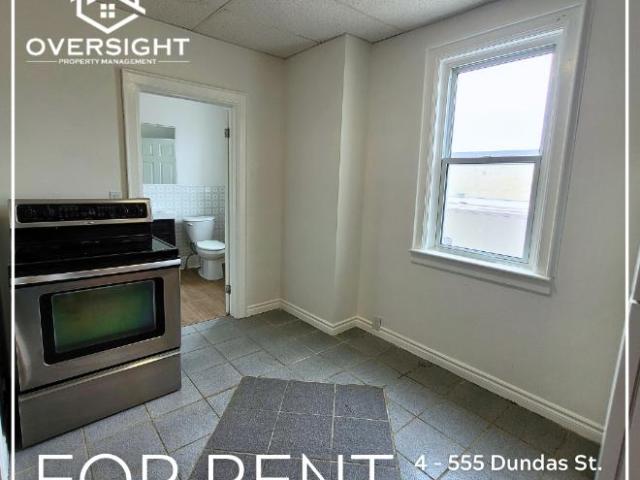 2 Br, 1 bath, Apartment 555 Dundas Street