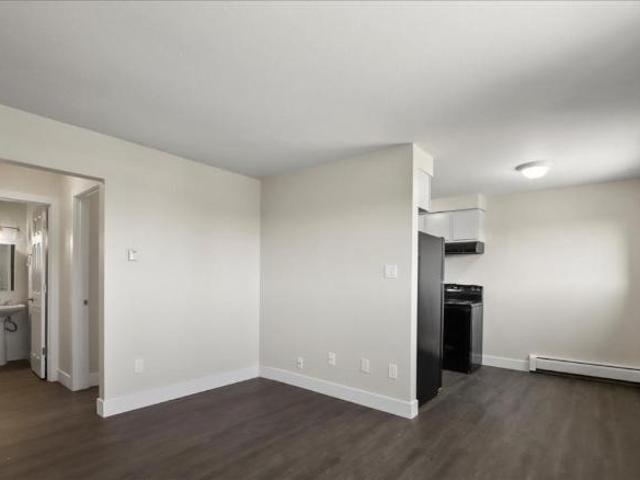 2 Br, 1 bath, Apartment 5567 S Sherman Cir