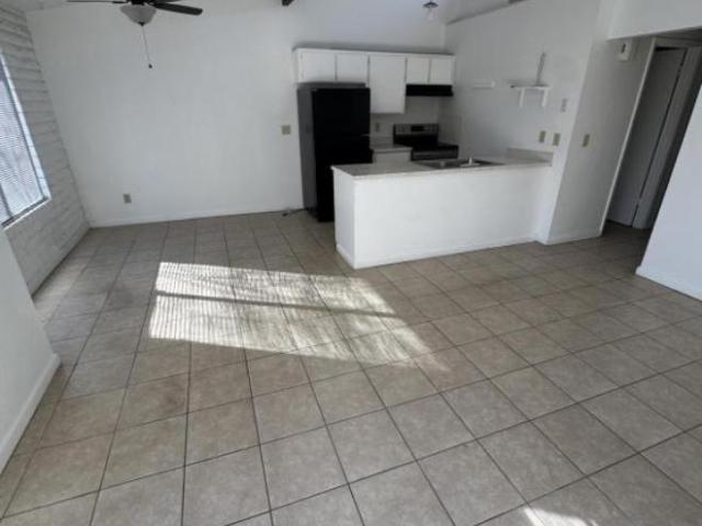 2 Br, 1 bath, Apartment 571 Campbell St