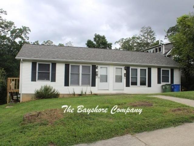 2 Br, 1 bath, Apartment 57 Austin Ave