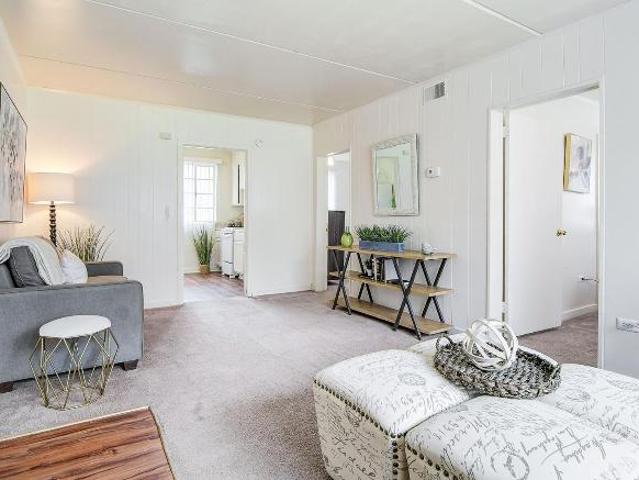 2 Br, 1 bath, Apartment 5941 Willard Dr