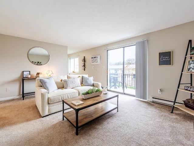 2 Br, 1 bath, Apartment 595 Merrill Lane