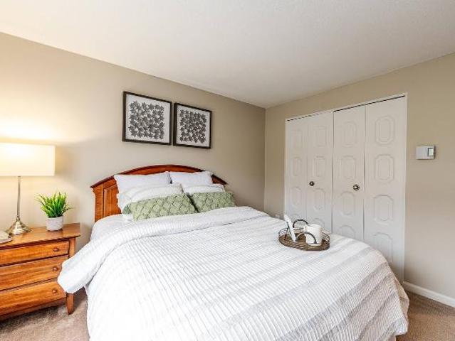 2 Br, 1 bath, Apartment 595 Merrill Lane