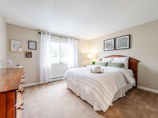 2 Br, 1 bath, Apartment 595 Merrill Lane