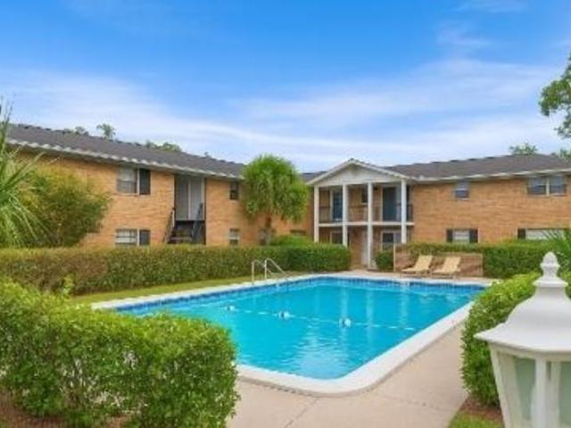 2 Br, 1 bath, Apartment 5984 Windsor Forest DrivE
