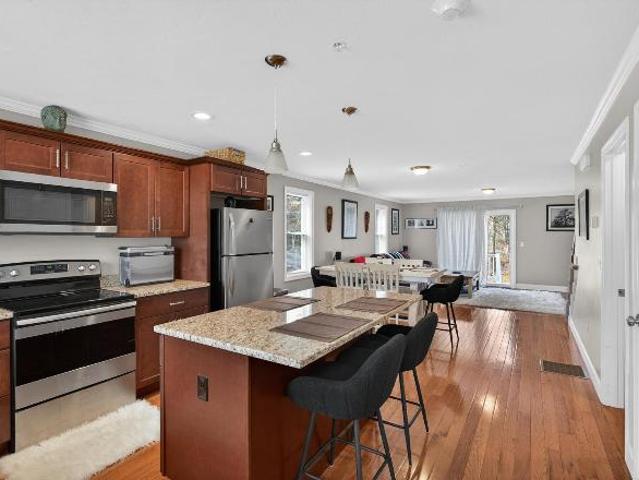 2 Br, 1 bath, Apartment 5 Twin Ponds Drive