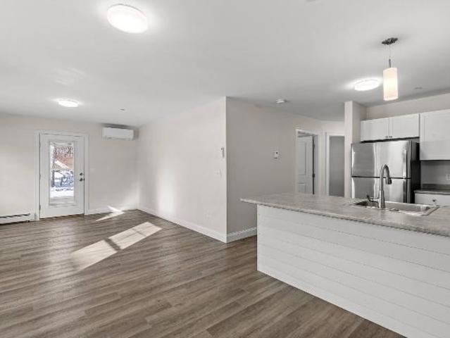 2 Br, 1 bath, Apartment 5 Captain&apos s Way