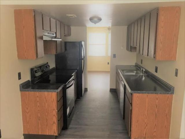 2 Br, 1 bath, Apartment 5 Midway Cir