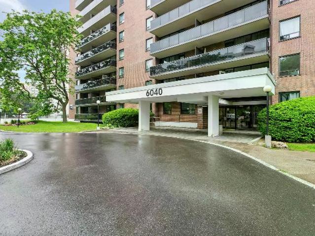 2 Br, 1 bath, Apartment 6040 Bathurst Street