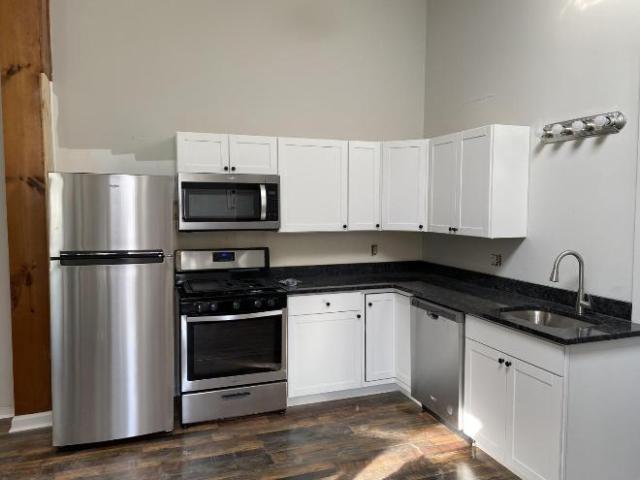 2 Br, 1 bath, Apartment 604 Chelmsford Street