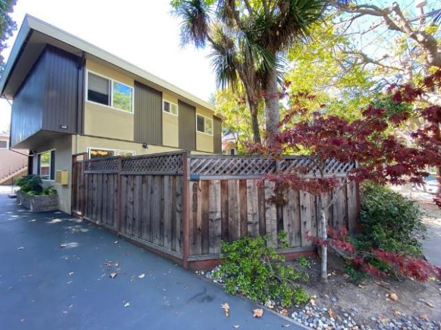 2 Br, 1 bath, Apartment 609 Highland Avenue