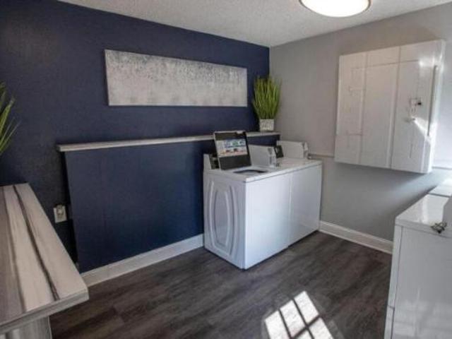 2 Br, 1 bath, Apartment 600 S Churton St
