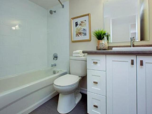 2 Br, 1 bath, Apartment 60 Park Av