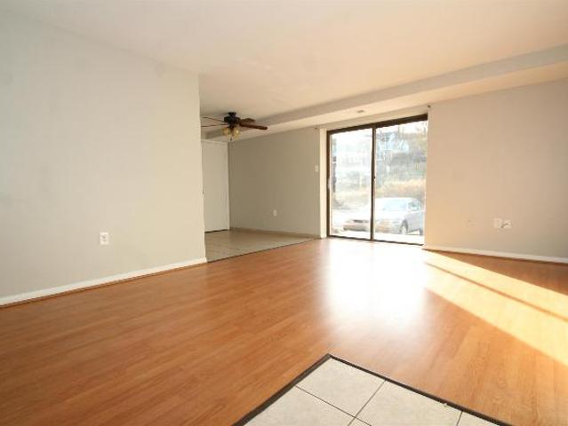2 Br, 1 bath, Apartment 6150 72 Library Road