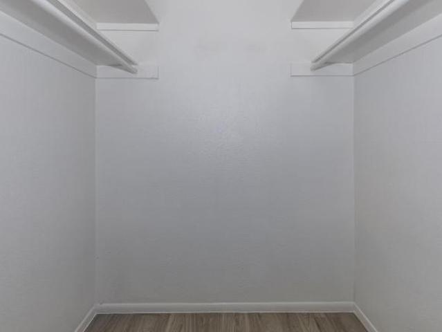 2 Br, 1 bath, Apartment 615 S Hardy Drive
