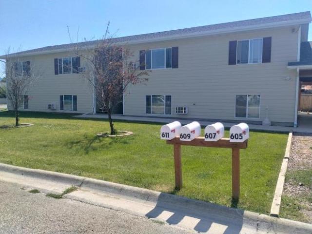 2 Br, 1 bath, Apartment 611 E Lincoln