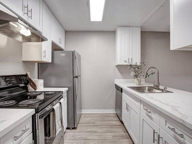 2 Br, 1 bath, Apartment 61 Cadillac Drive