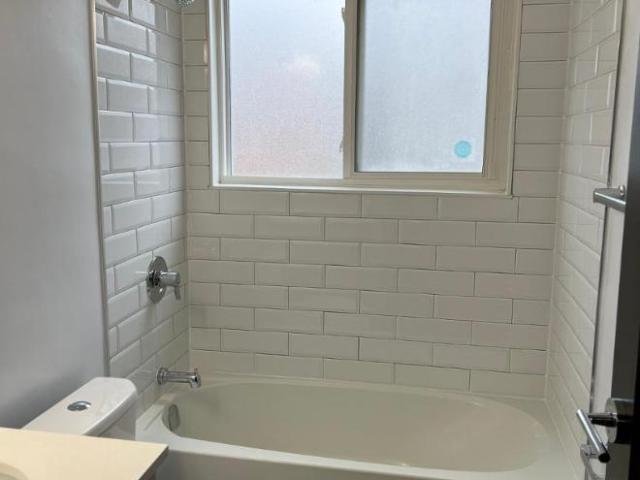 2 Br, 1 bath, Apartment 61 Ballantyne Avenue