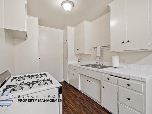 2 Br, 1 bath, Apartment 625 W Hyde Park Blvd