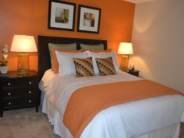 2 Br, 1 bath, Apartment 6210 St Regis Cir