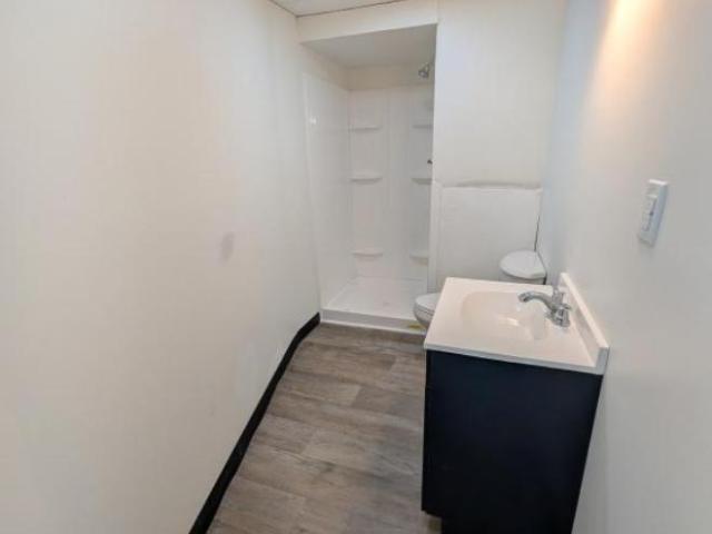 2 Br, 1 bath, Apartment 621 N Broad St