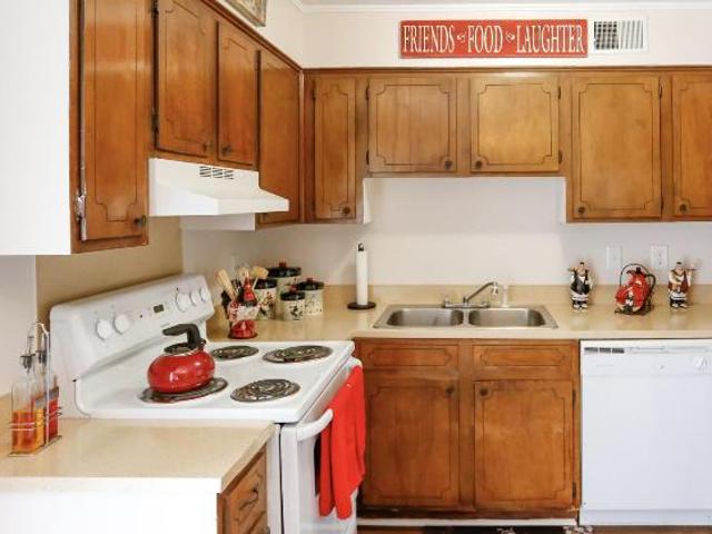 2 Br, 1 bath, Apartment 6309 Montego Dr
