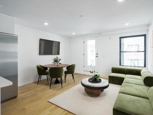 2 Br, 1 bath, Apartment 630 Moore Street