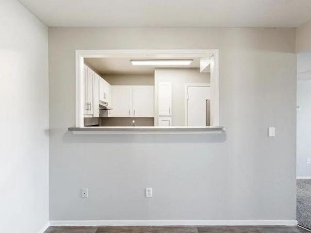 2 Br, 1 bath, Apartment 6332 Entrada de Milagro