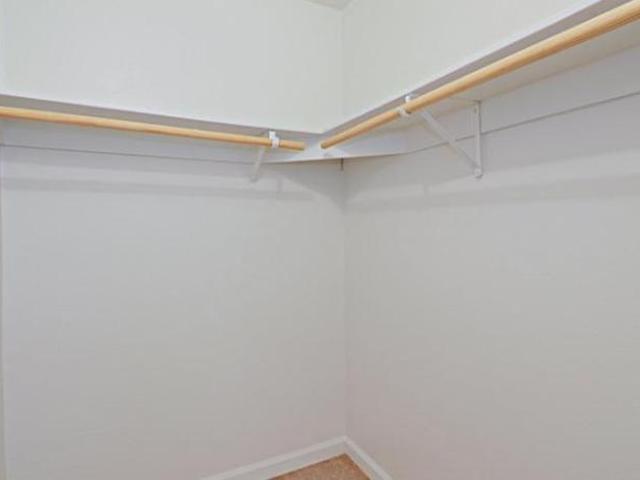 2 Br, 1 bath, Apartment 645 N Country Club Dr