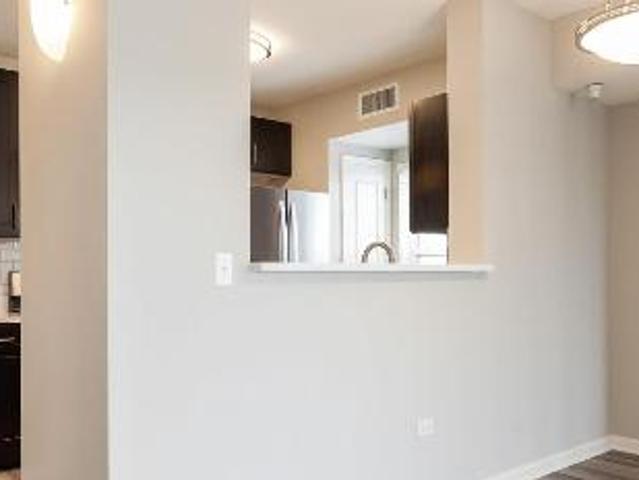 2 Br, 1 bath, Apartment 6466 Double Eagle Dr