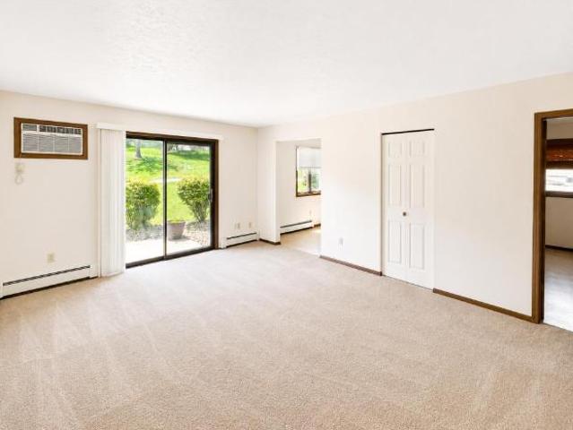 2 Br, 1 bath, Apartment 6402 St Andrews