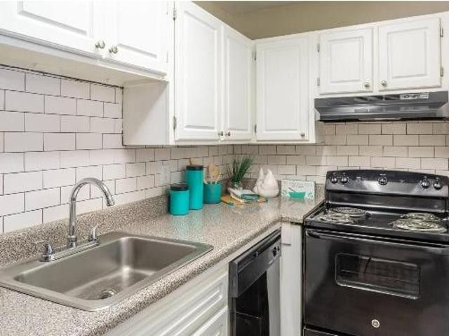 2 Br, 1 bath, Apartment 6600 Rivers Ave