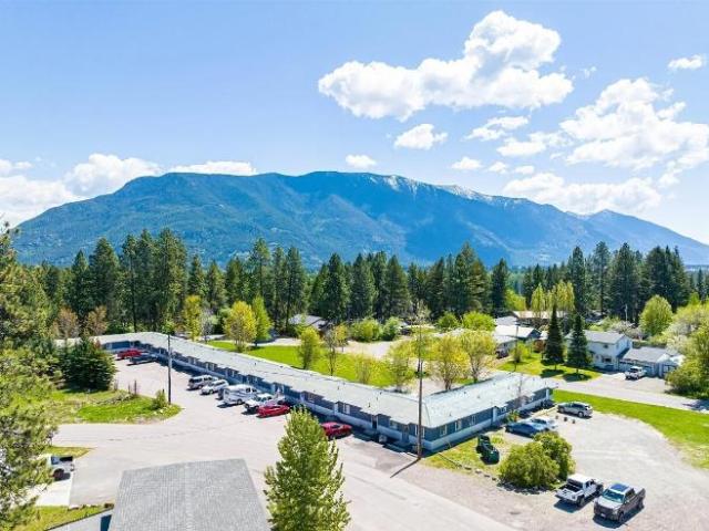 2 Br, 1 bath, Apartment 661 8th Avenue East