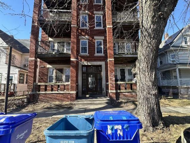 2 Br, 1 bath, Apartment 66 Sorrento Street