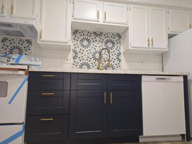2 Br, 1 bath, Apartment 6752 W 51st Ave