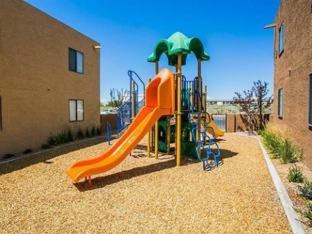 2 Br, 1 bath, Apartment 6801 Los Volcanes Rd NW