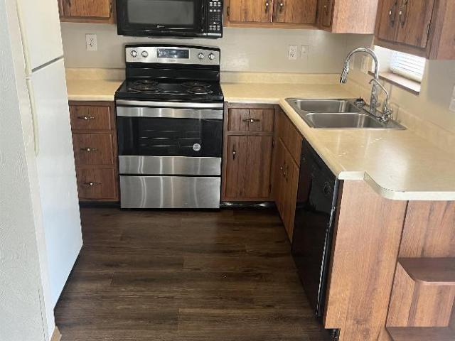 2 Br, 1 bath, Apartment 683 N Water Street