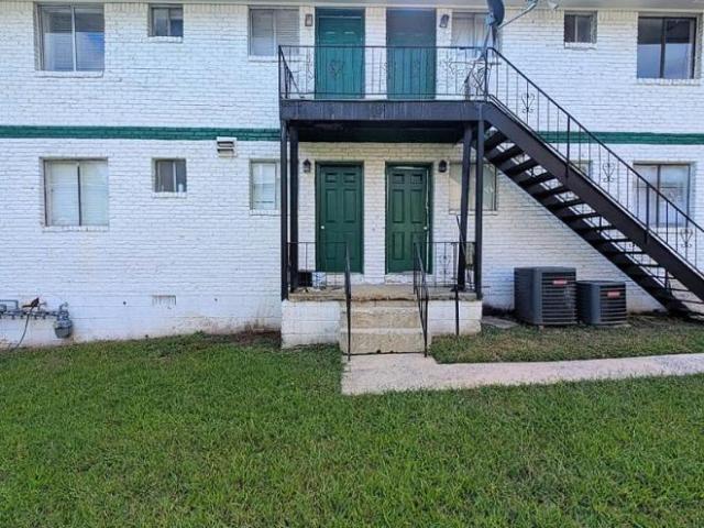 2 Br, 1 bath, Apartment 696 Hill Street